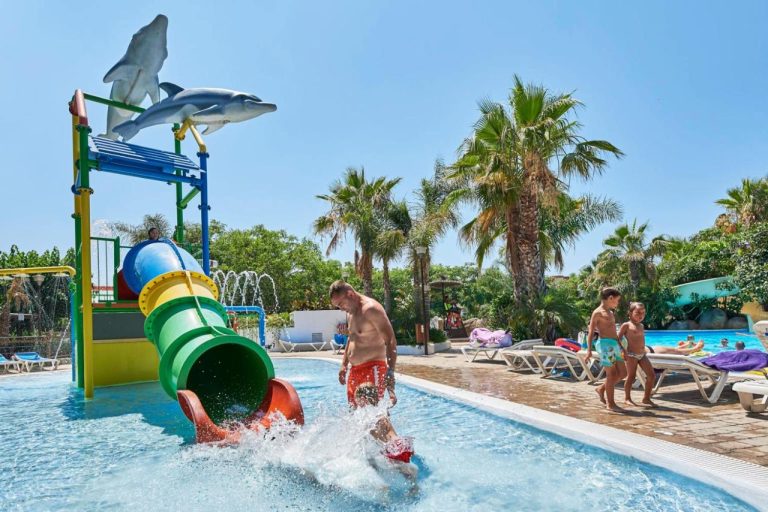 Best Family Hotels in Salou for Holidays with Kids in 2024 🥇